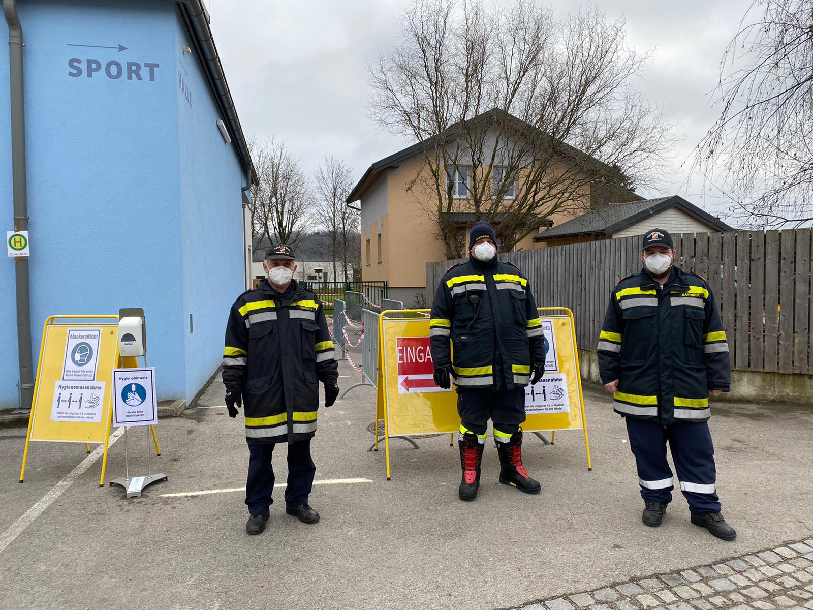 COVID Massentestungen - Unterstützung der Rettung - Feuerwehr Neumarkt/Ybbs
